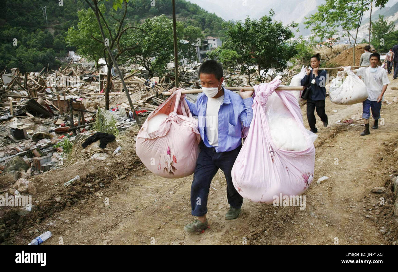 BEICHUAN, China - Residents leave their earthquake-devastated hometown ...