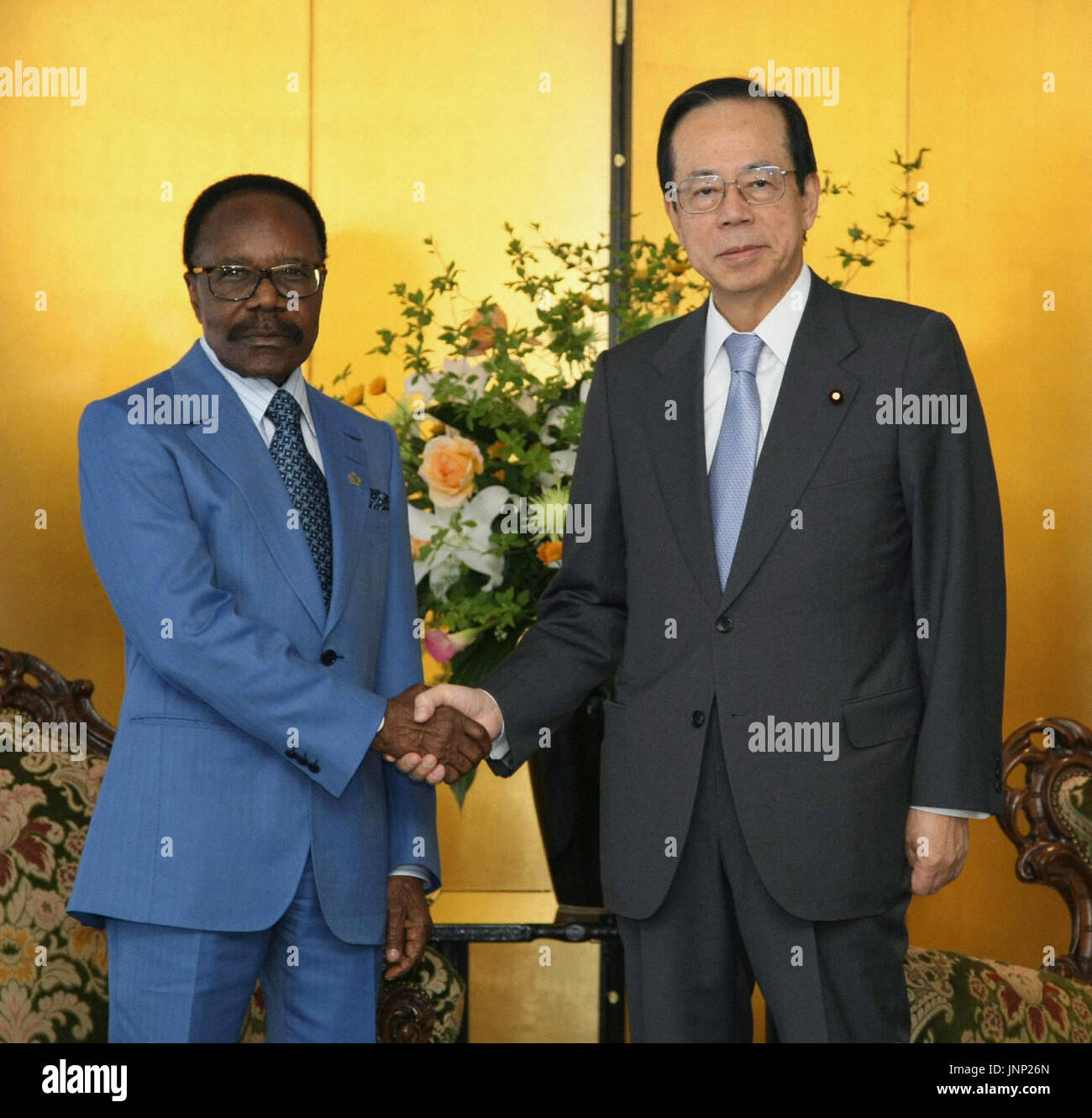 YOKOHAMA, Japan - Japanese Prime Minister Yasuo Fukuda (R) and Gabon ...
