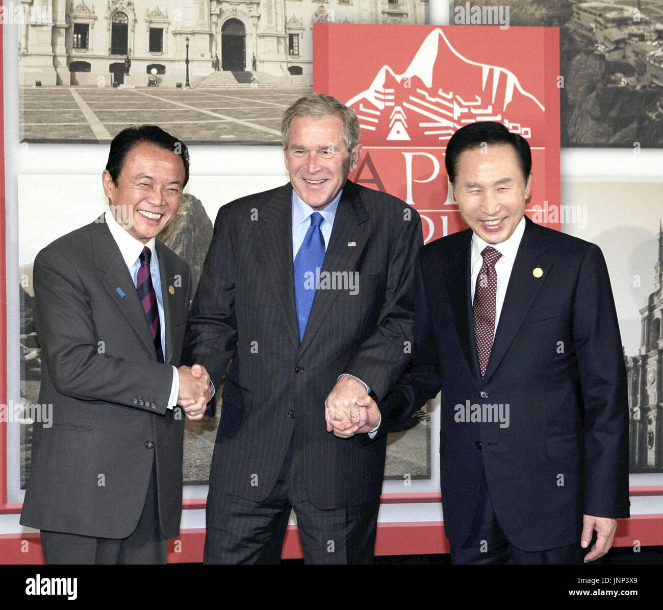 LIMA, Peru - (From L to R) Japanese Prime Minister Taro Aso, U.S ...