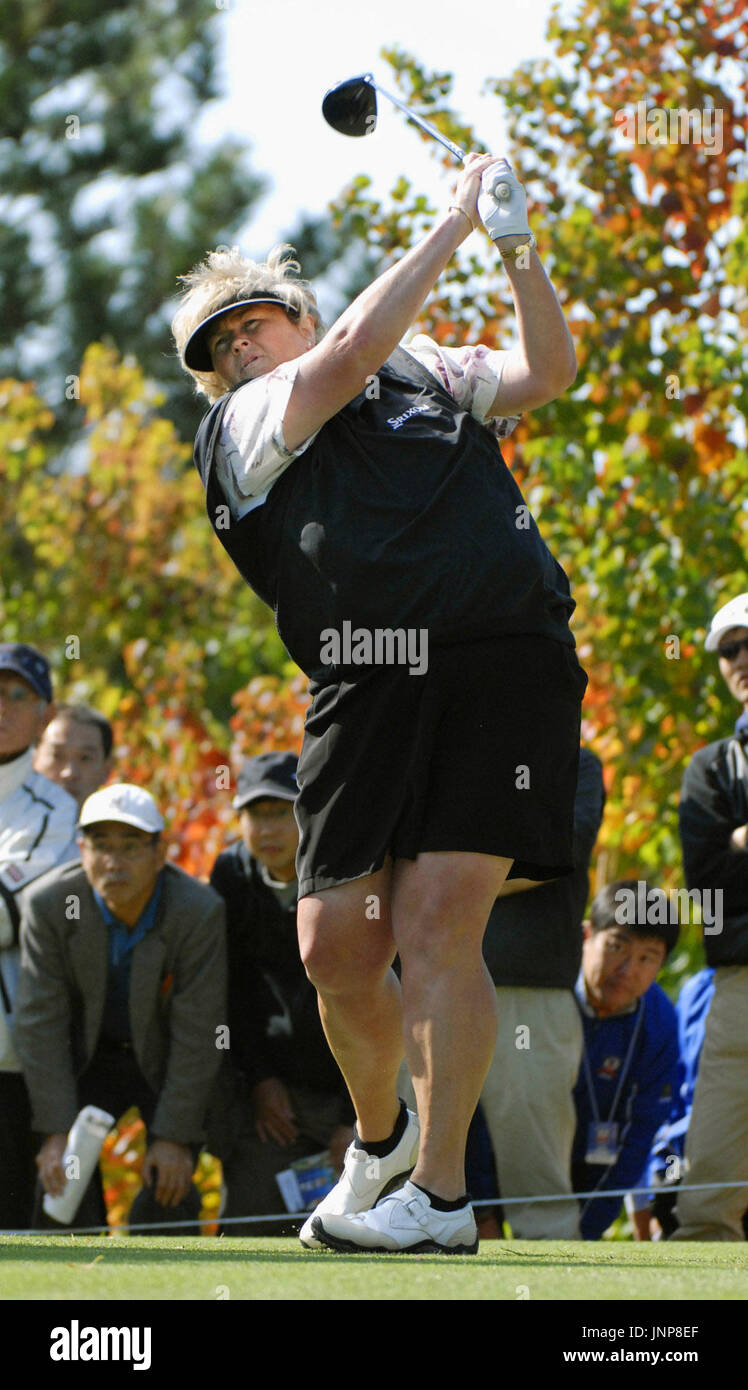 SHIMA, Japan - England's Laura Davies shares the lead with Japan's ...