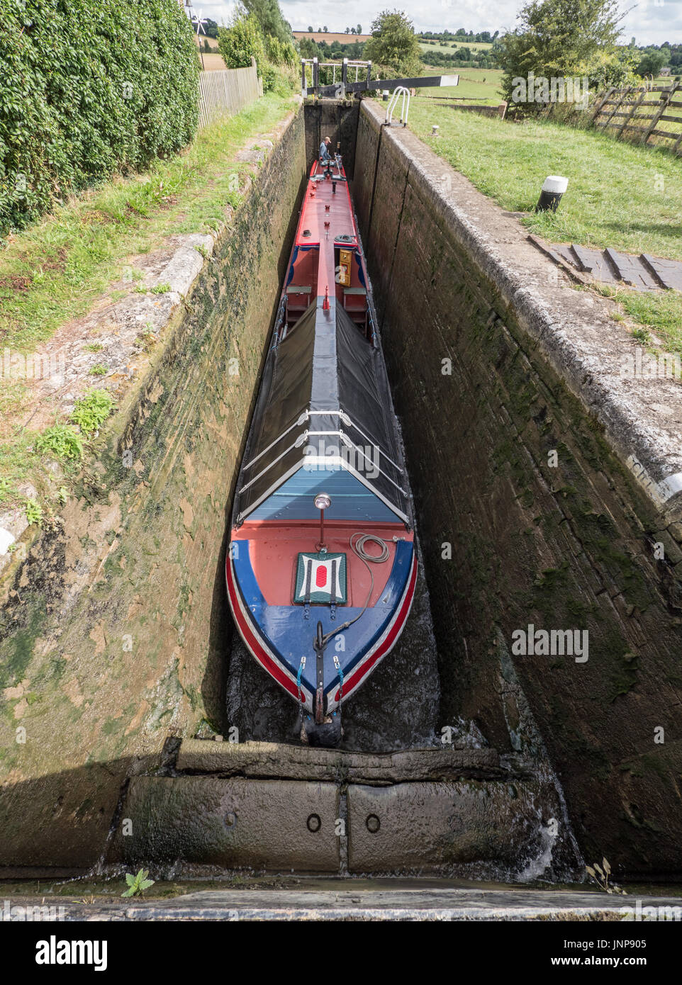Barge entering lock gates hi-res stock photography and images - Alamy