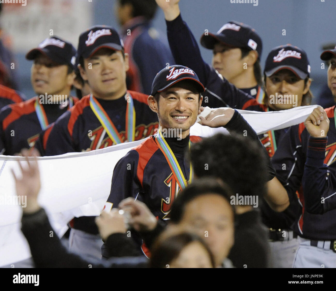 LOS ANGELES, United States - Japan's star outfielder Ichiro Suzuki (C ...