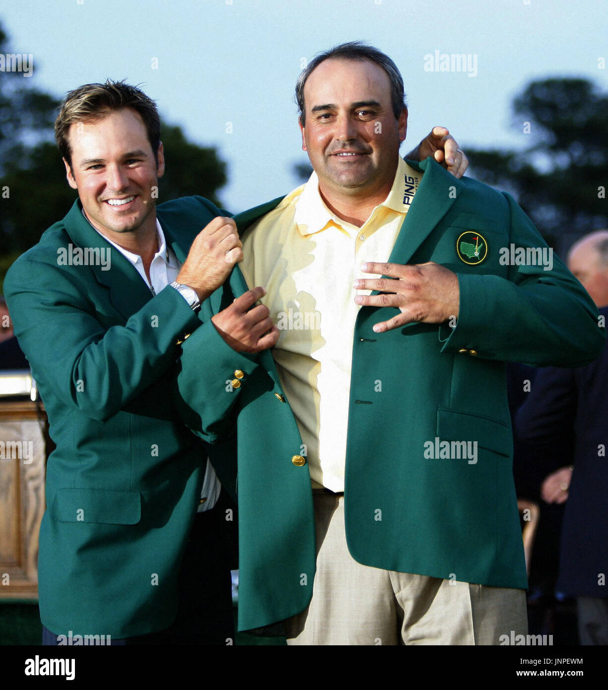AUGUSTA, United States - Argentina's Angel Cabrera (R) poses with ...