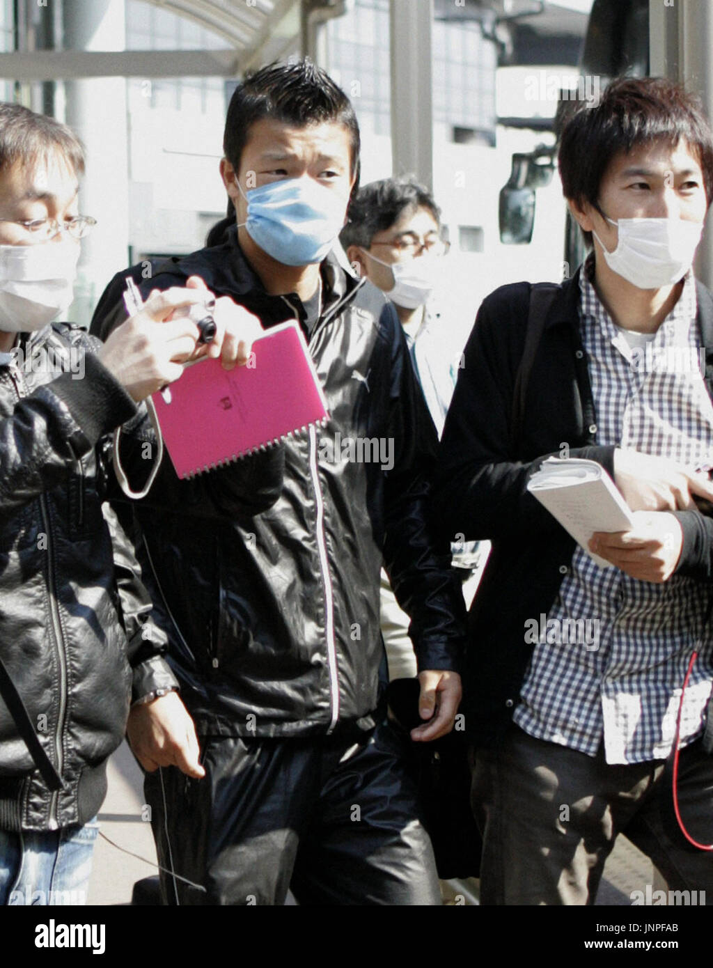 TOKYO, Japan - Tomoki Kameda (C), a 17-year-old Japanese professional ...