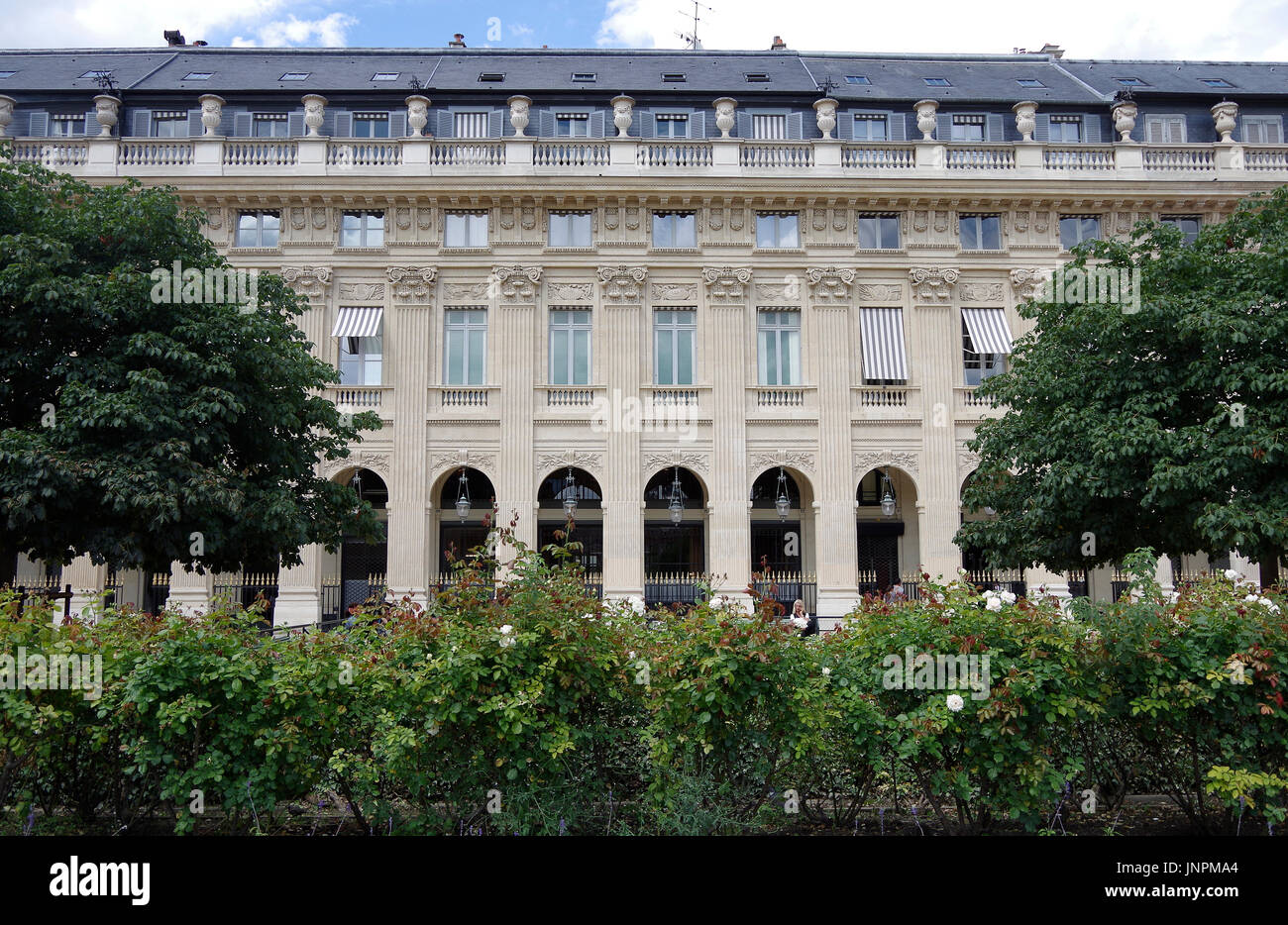 Double colonnade hi-res stock photography and images - Alamy