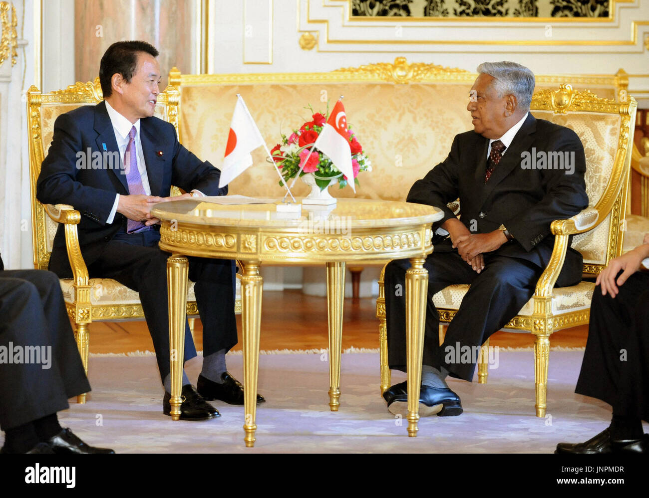 TOKYO, Japan - Japanese Prime Minister Taro Aso (L) and visiting ...