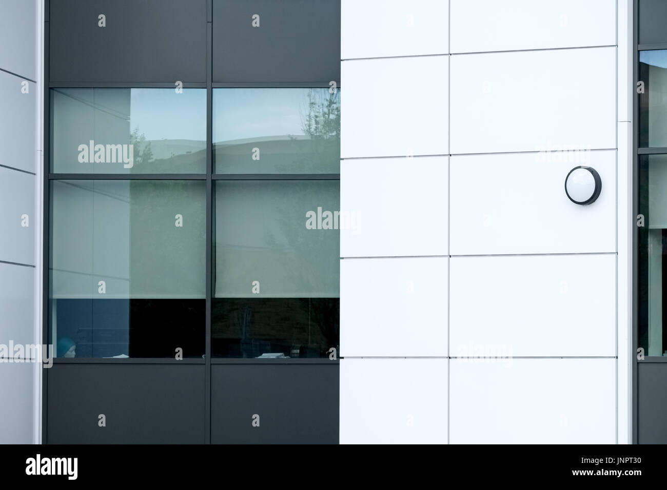 A modern commercial building Stock Photo - Alamy