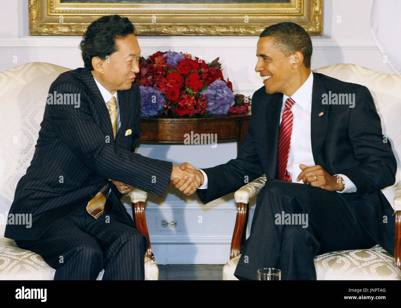 NEW YORK, United States - Japanese Prime Minister Yukio Hatoyama (L ...