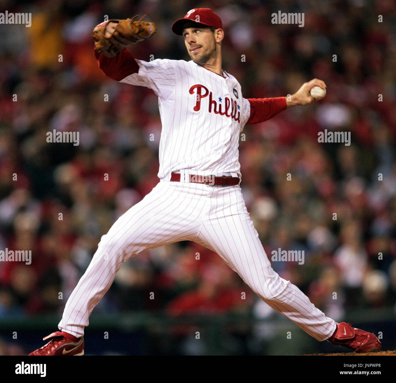 PHILADELPHIA, United States - Philadelphia Phillies starter Cliff Lee ...