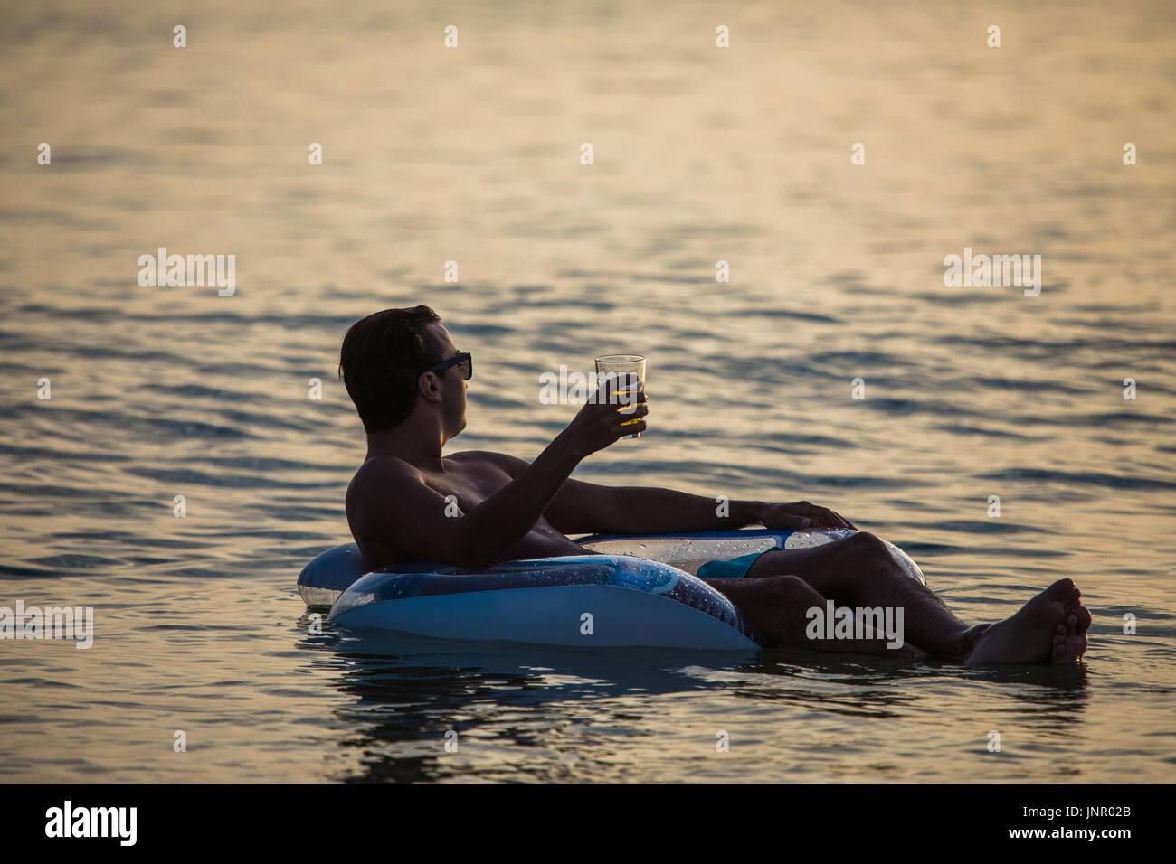 Plastic beer ring hi-res stock photography and images - Alamy