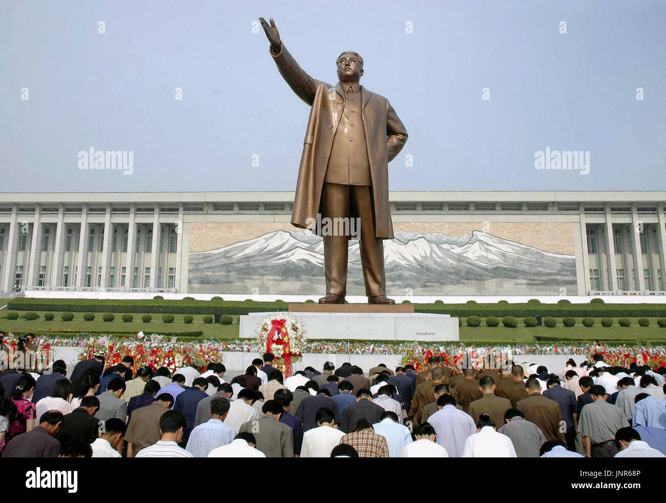 PYONGYANG, North Korea - North Korean people offer silent prayers in ...