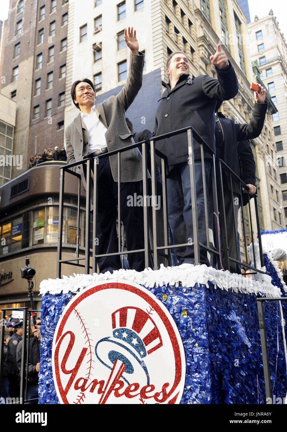 NEW YORK, United States - The New York Yankees' Hideki Matsui (L) and ...