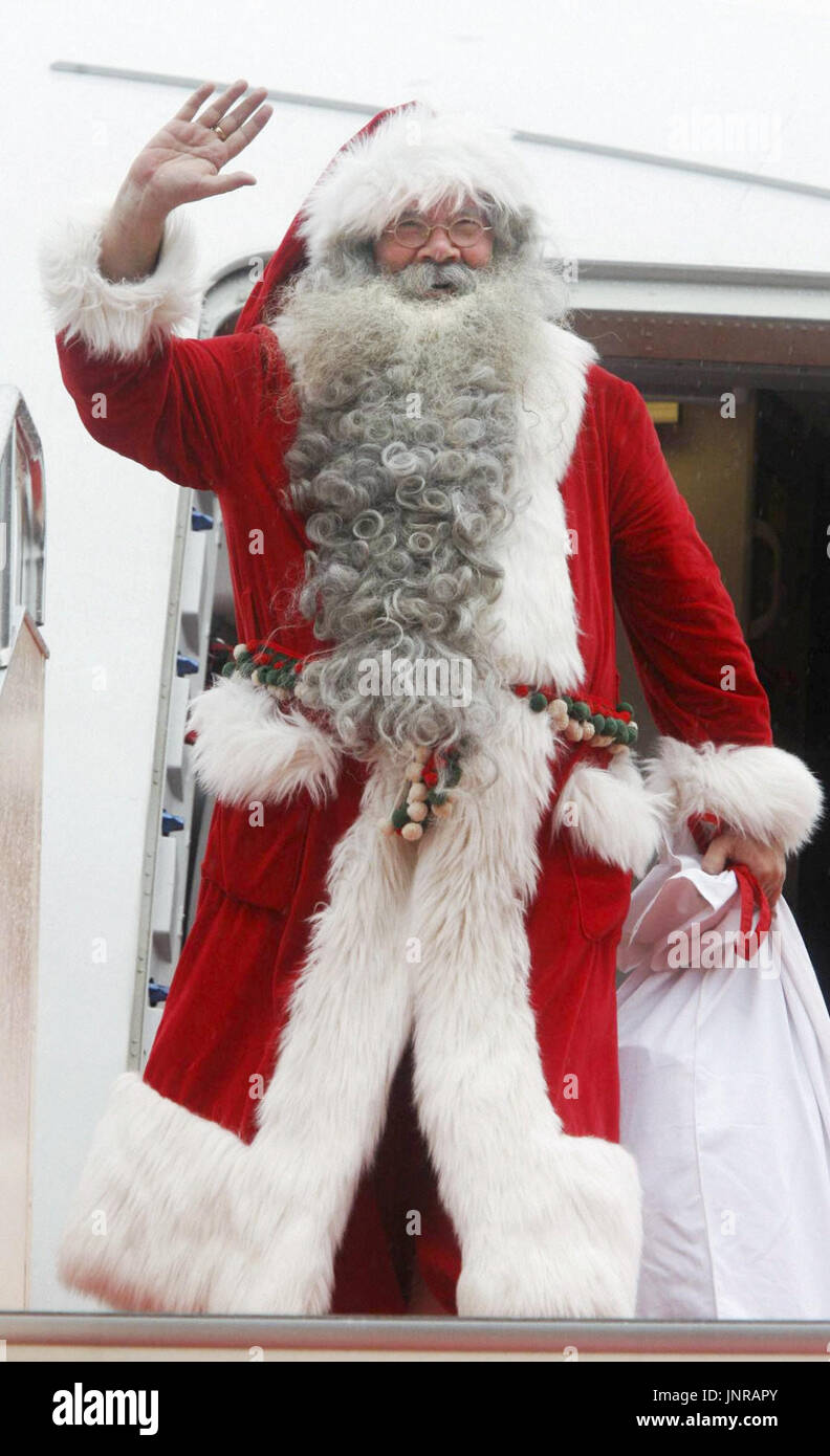 NARITA Japan Santa Claus Waves On Arriving At Japan s Narita Airport narita-japan-santa-claus-waves-on-arriving-at-japan-s-narita-airport