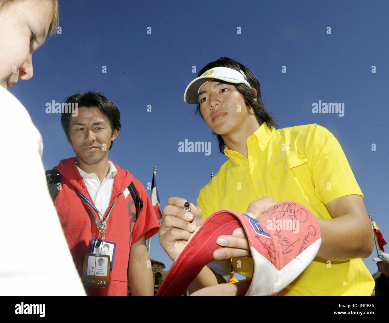 MARANA, United States - Japanese teenage golfer Ryo Ishikawa signs ...