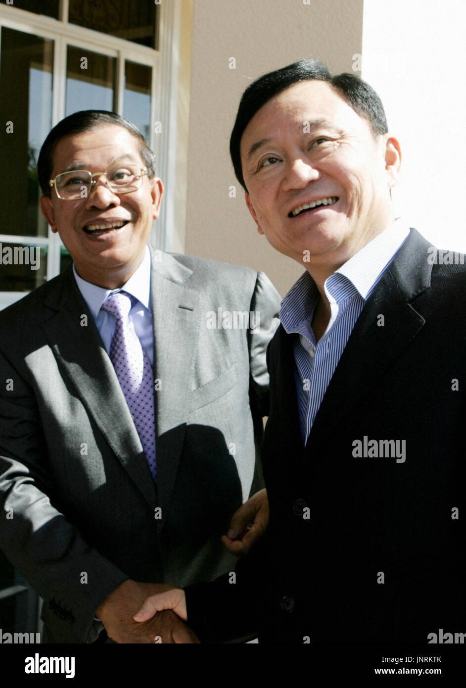 PHNOM PENH, Cambodia - Deposed Thai Prime Minister Thaksin Shinawatra ...