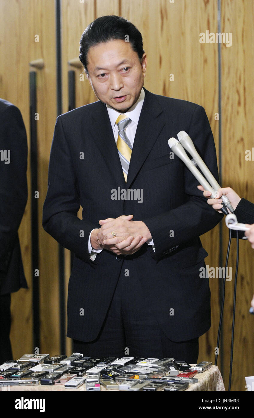 TOKYO, Japan - Japanese Prime Minister Yukio Hatoyama speaks to ...