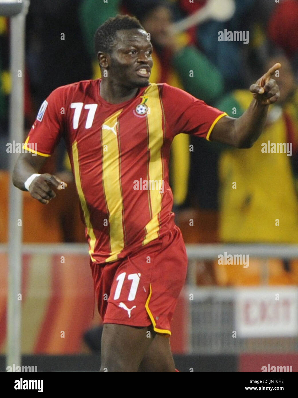 JOHANNESBURG, South Africa - Ghana midfielder Sulley Muntari (11 ...