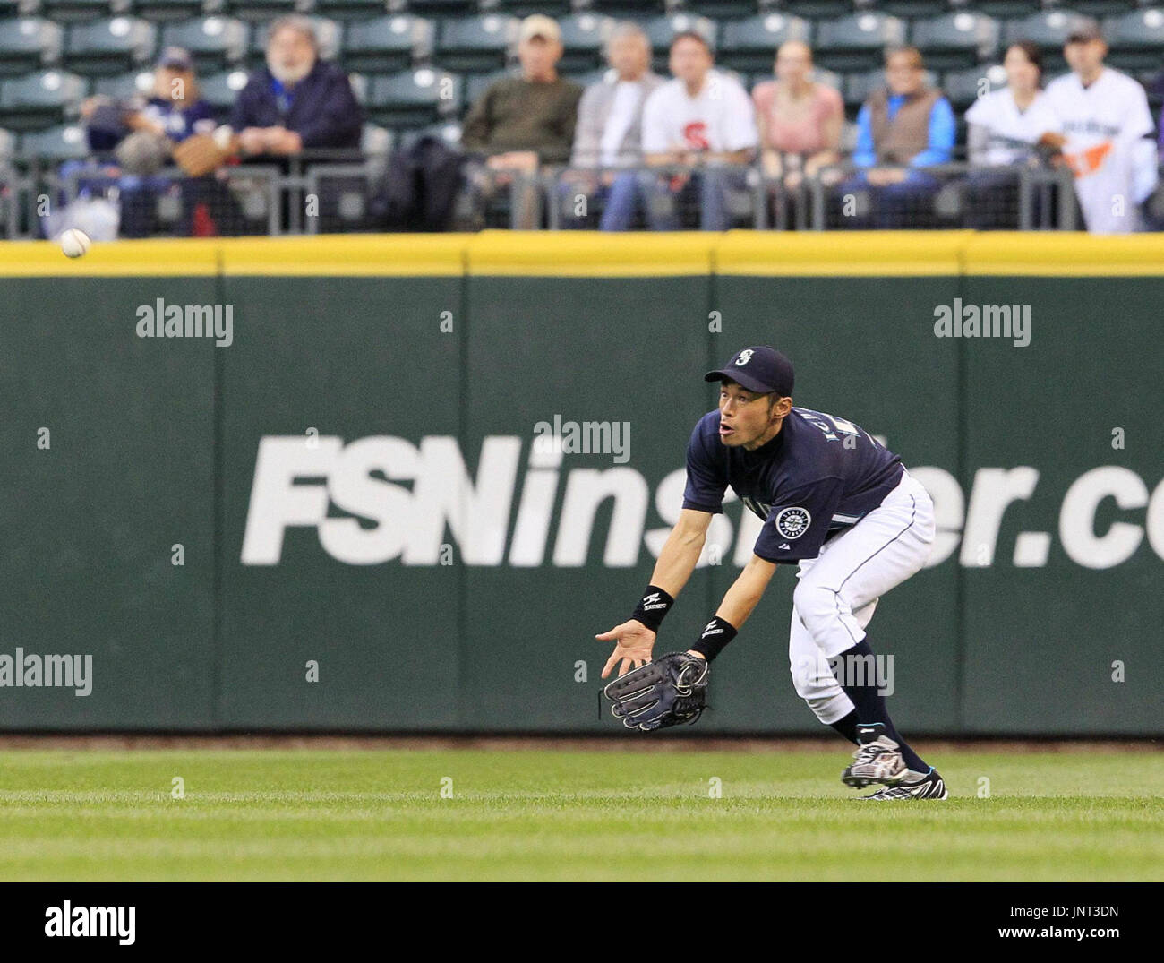 SEATTLE, United States - Seattle Mariners right fielder Ichiro Suzuki ...