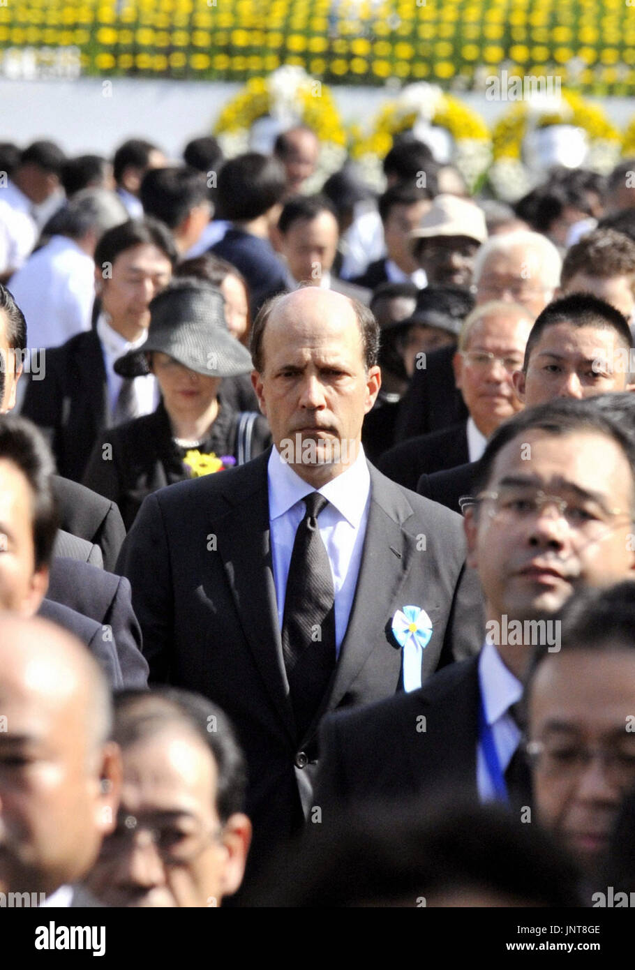 HIROSHIMA, Japan - U.S. Ambassador to Japan John Roos leaves Hiroshima ...