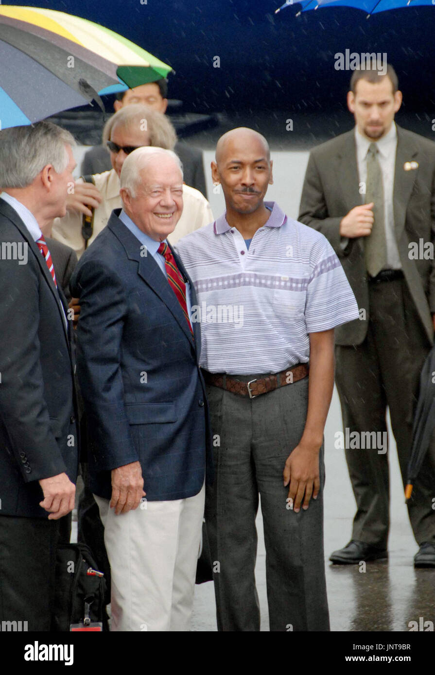 PYONGYANG, North Korea - Former U.S. President Jimmy Carter (C, L ...