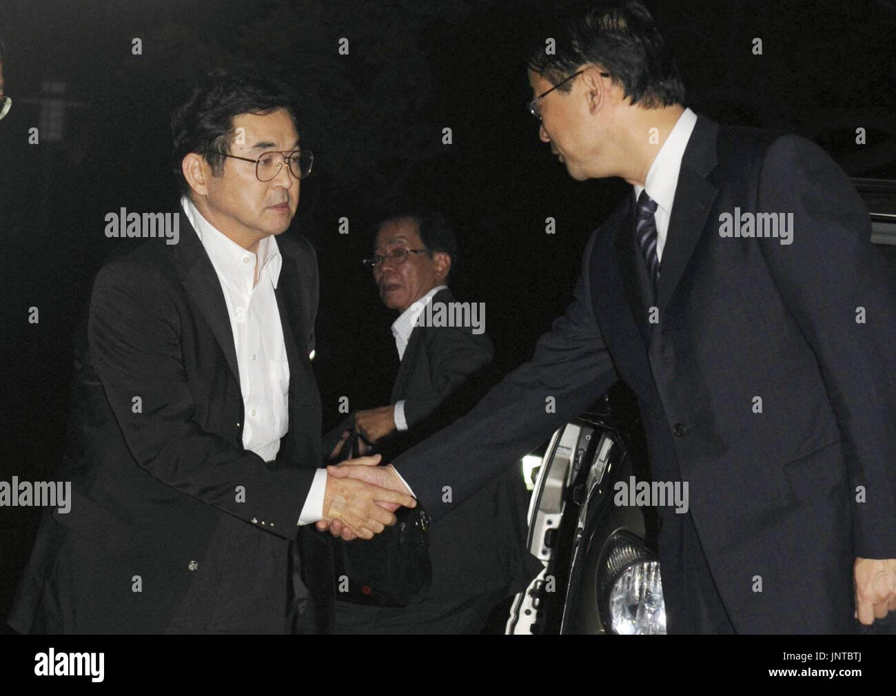 SHANGHAI, China - CORRECTING PROVINCE'S NAME Sadamu Takahashi (L), a ...