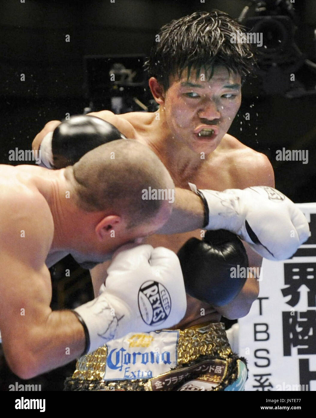 SAITAMA, Japan - WBA flyweight champion Daiki Kameda of Japan hits ...
