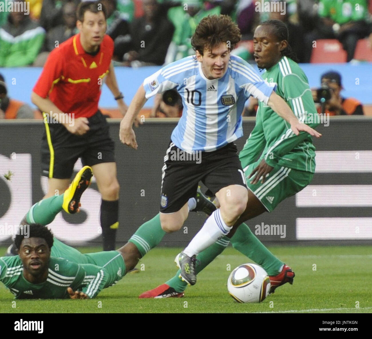 JOHANNESBURG, South Africa - Argentina midfielder Lionel Messi (10 ...