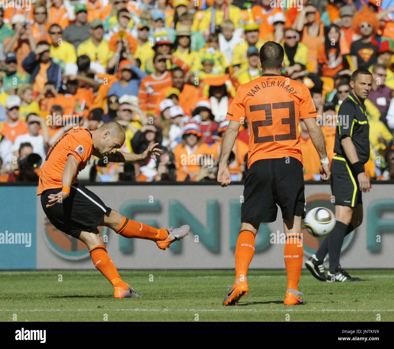 JOHANNESBURG, South Africa - Netherlands midfielder Wesley Sneijder (L ...