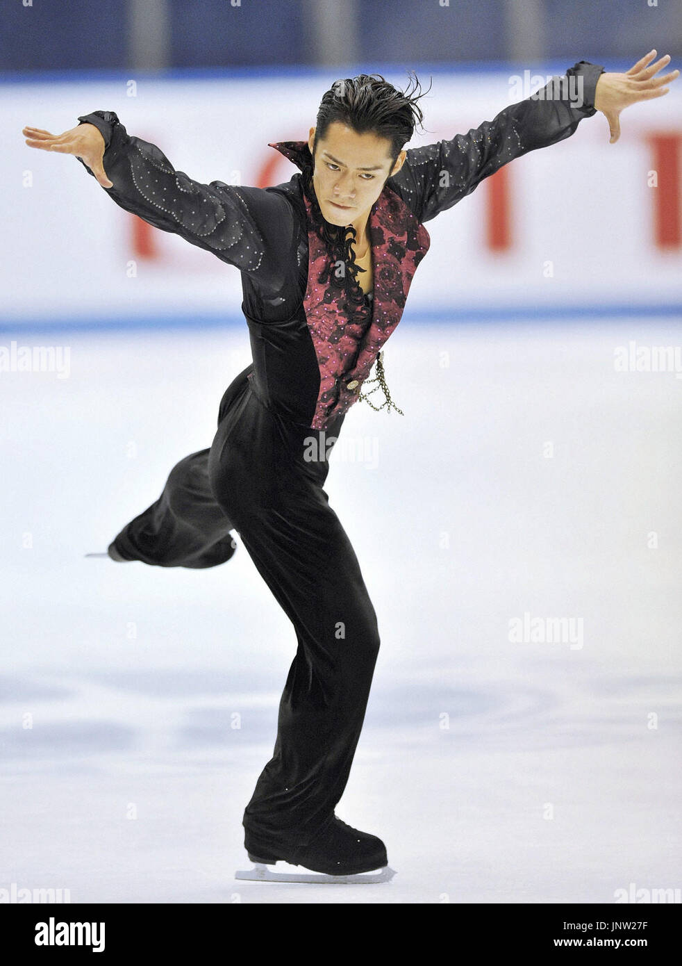 NAGOYA, Japan - Japan's Daisuke Takahashi performs at the Grand Prix ...