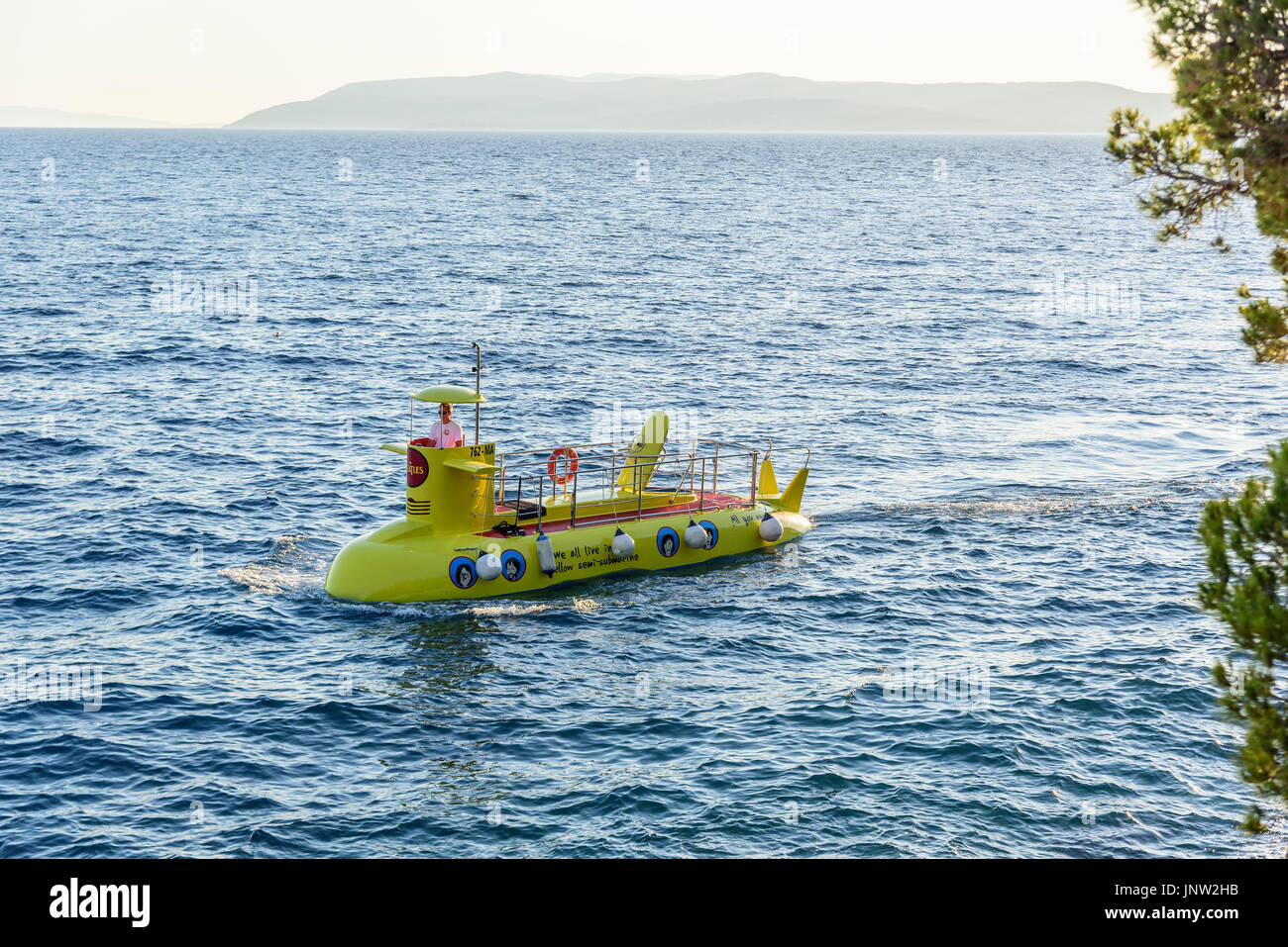 Yellow submarine boat hi-res stock photography and images - Alamy