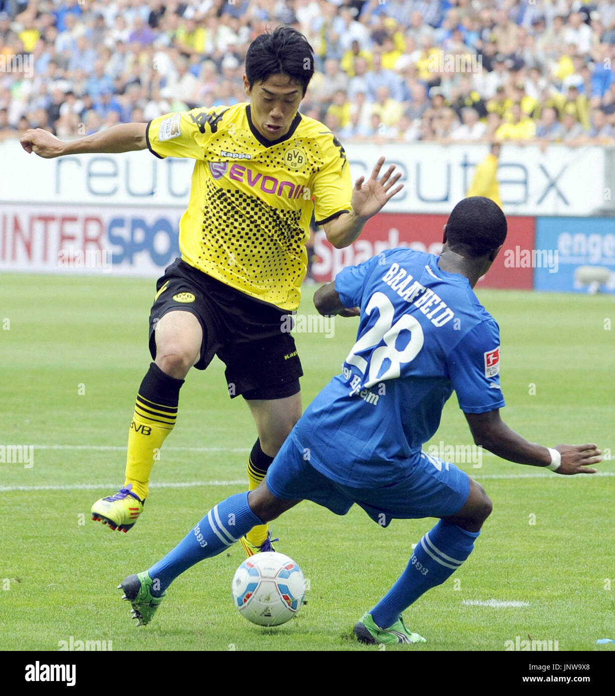 HOFFENHEIM, Germany - Shinji Kagawa (L) of Borussia Dortmund plays as a ...