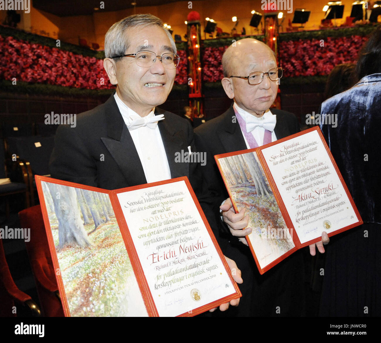 STOCKHOLM, Sweden - Japanese chemists Eiichi Negishi (L) and Akira ...