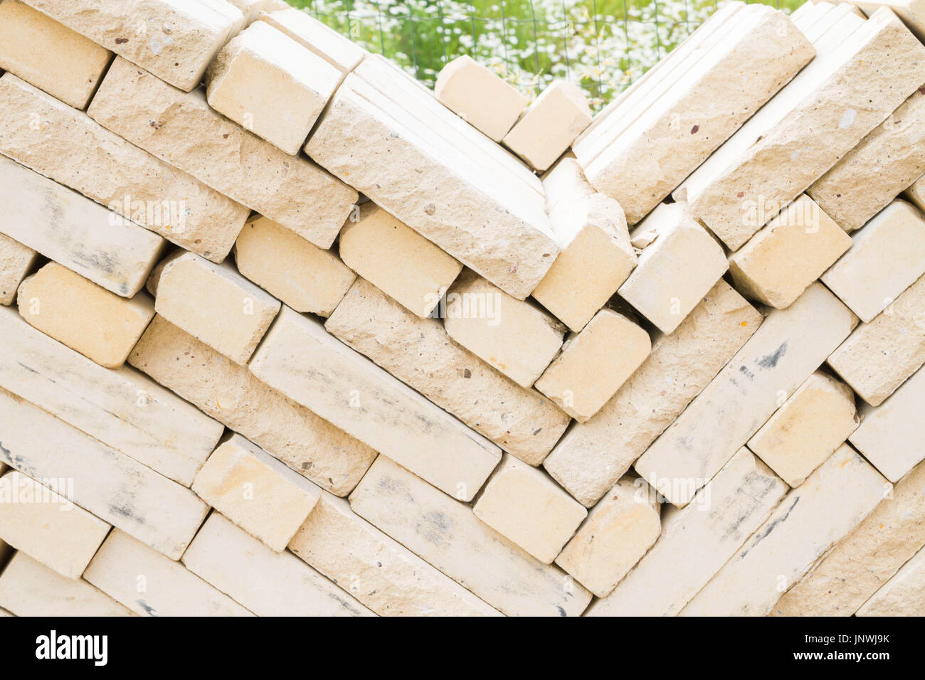 Yellow brick building hi-res stock photography and images - Alamy