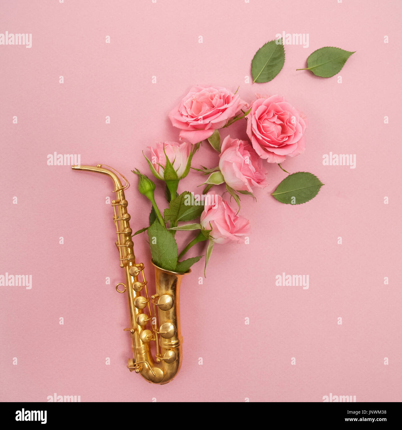 Silhouette playing saxophone hi-res stock photography and images - Alamy