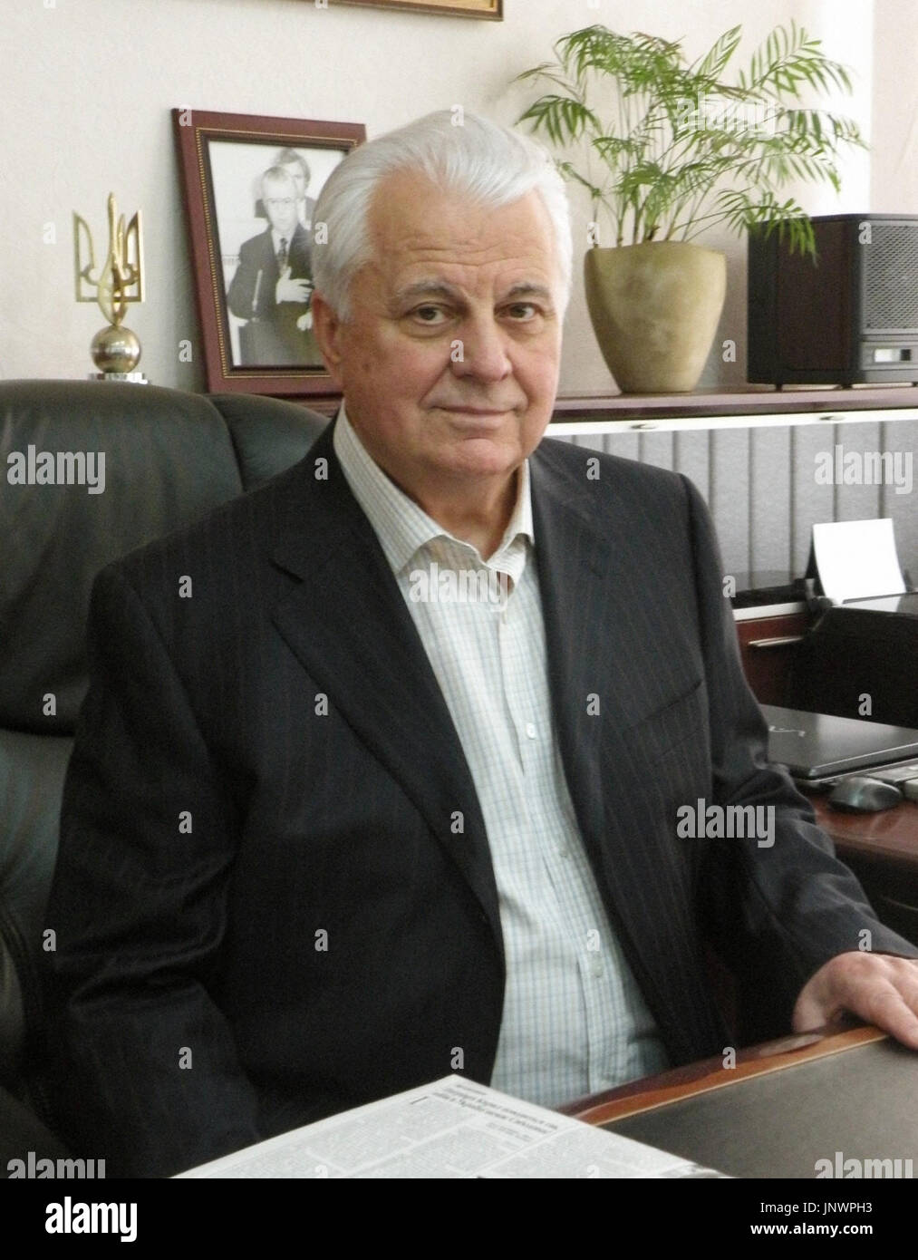 KIEV, Ukraine - Former Ukraine President Leonid Kravchuk gives an ...