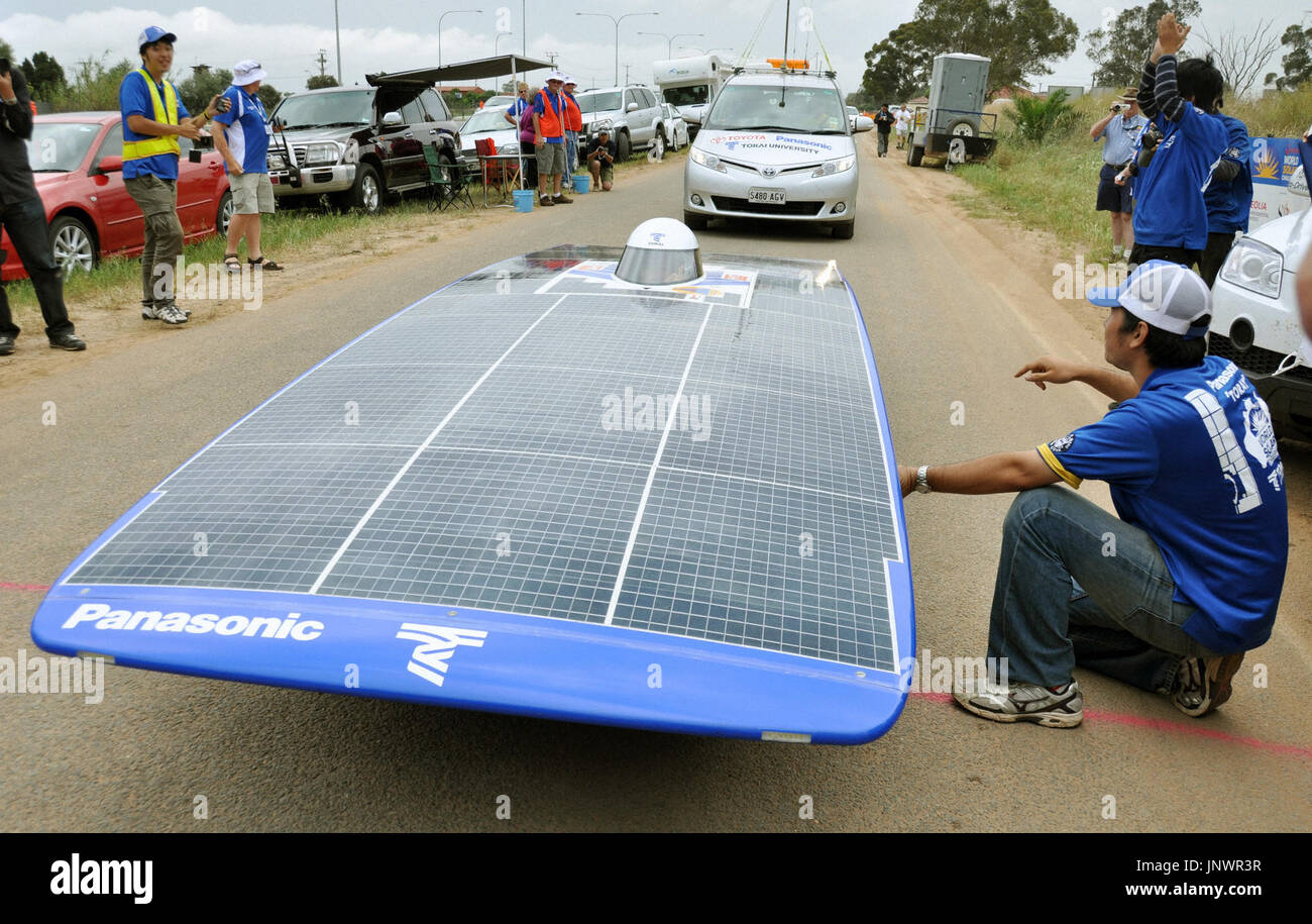 World solar challenge australia hi-res stock photography and images - Alamy
