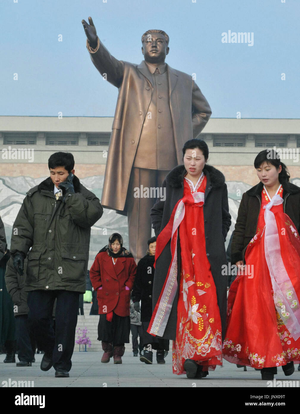 PYONGYANG, North Korea - People visit a bronze statue of Kim Il Sung ...