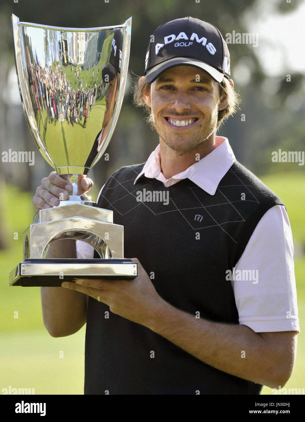 PACIFIC PALISADES, United States - Aaron Baddeley of Australia holds ...