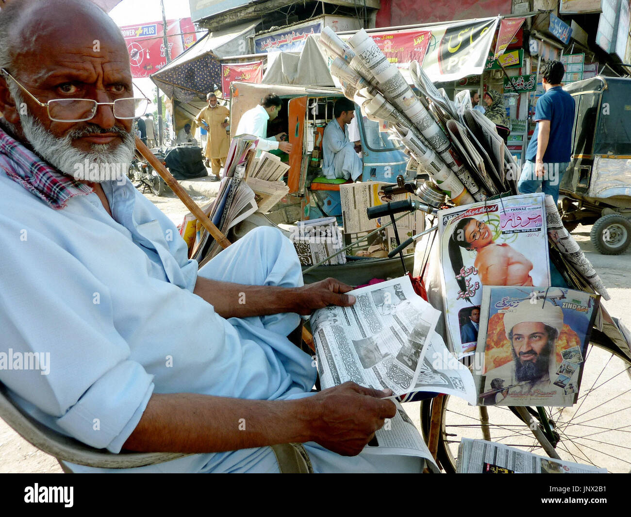 RAWALPINDI, Pakistan - Malik Mahammad Raban, a 52-year-old newspaper ...