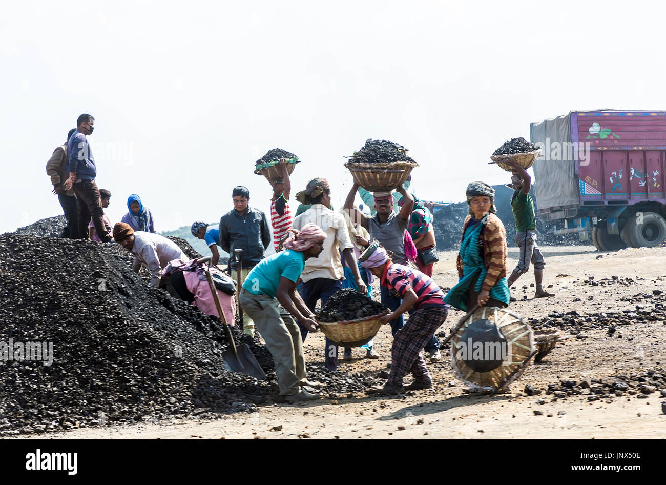 Coal loading hi-res stock photography and images - Alamy