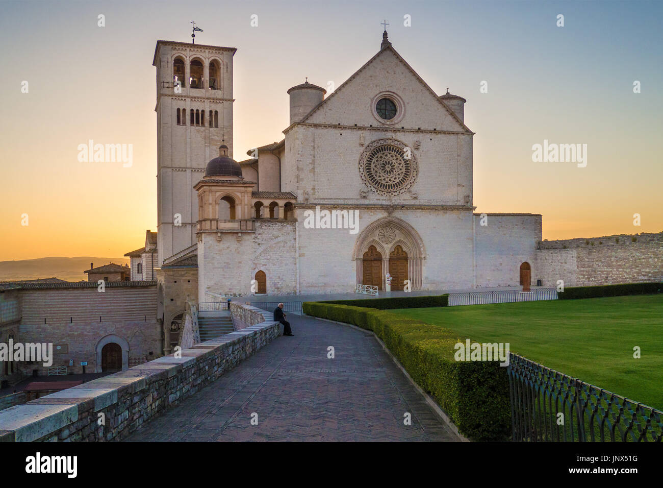 Assisi, Umbria (Italy) - The awesome medieval stone town in Umbria ...