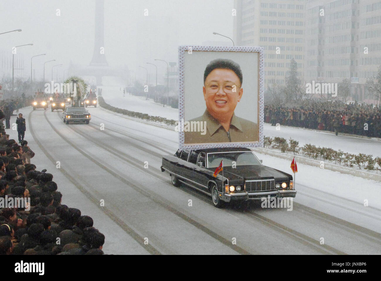 PYONGYANG, North Korea - The funeral motorcade including a car ...
