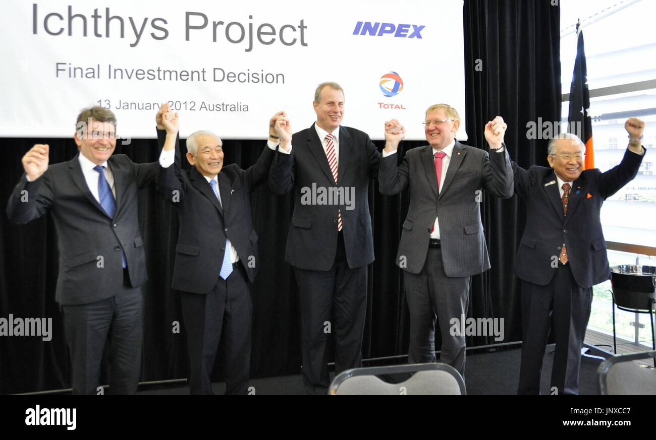 DARWIN, Australia - Naoki Kuroda (2nd from L), chairman of Japanese oil developer Inpex Corp ...