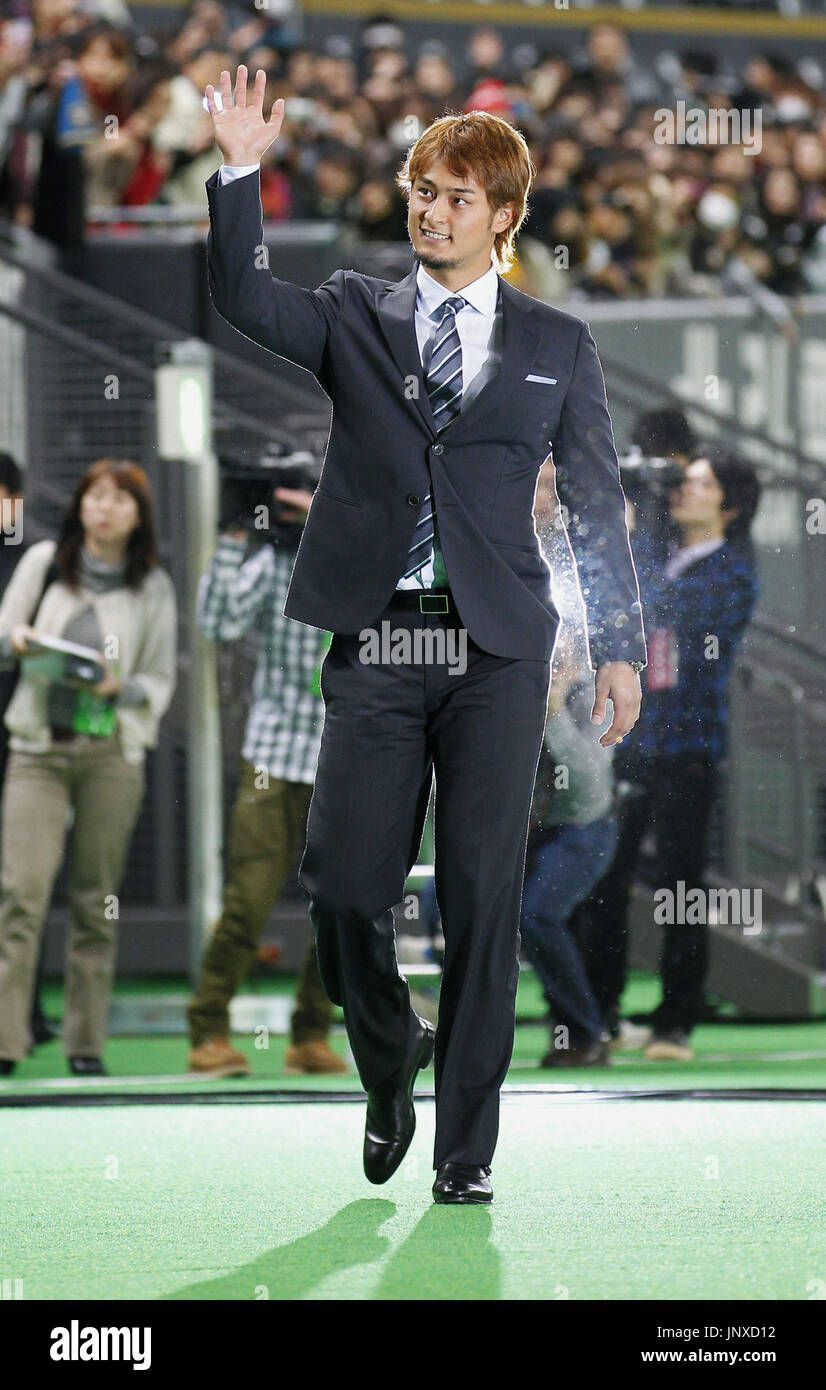 SAPPORO, Japan - Japanese pitcher Yu Darvish who has signed a six-year ...