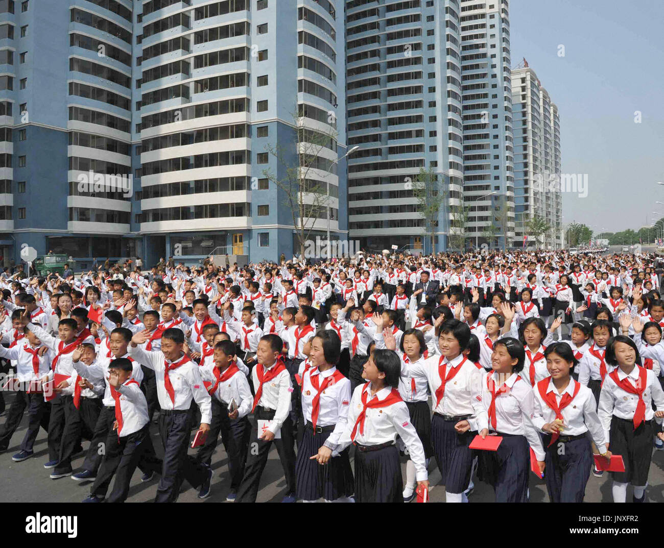 PYONGYANG, North Korea - Children visit Pyongyang's redevelopment area ...