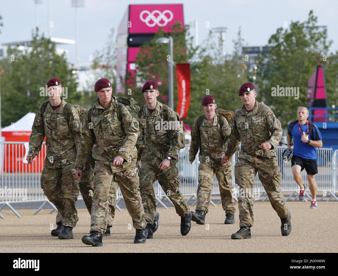LONDON, Britain - British soldiers walk in London on July 19, 2012 ...