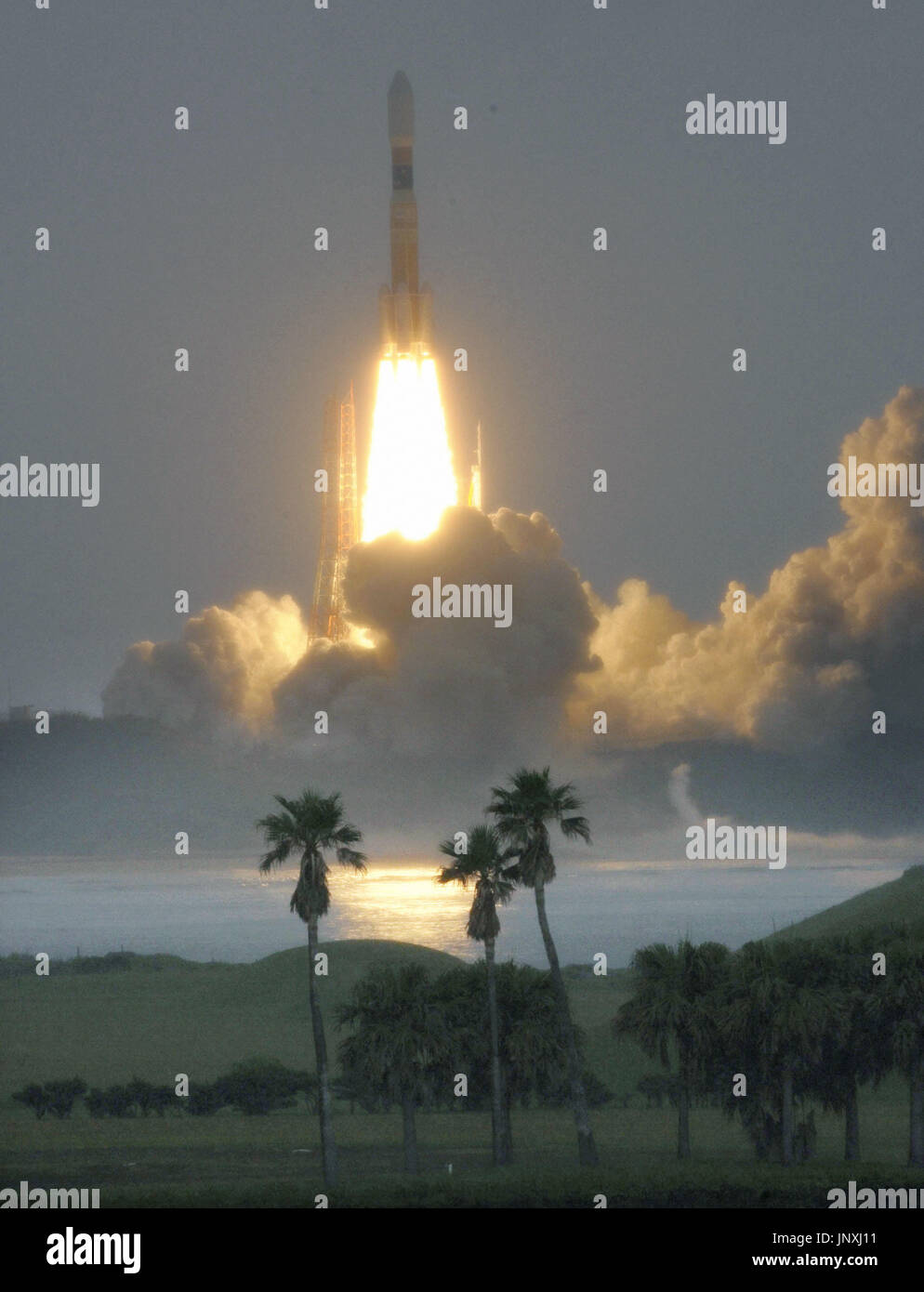 TANEGASHIMA, Japan - A Japanese H-2B rocket lifts off at the ...