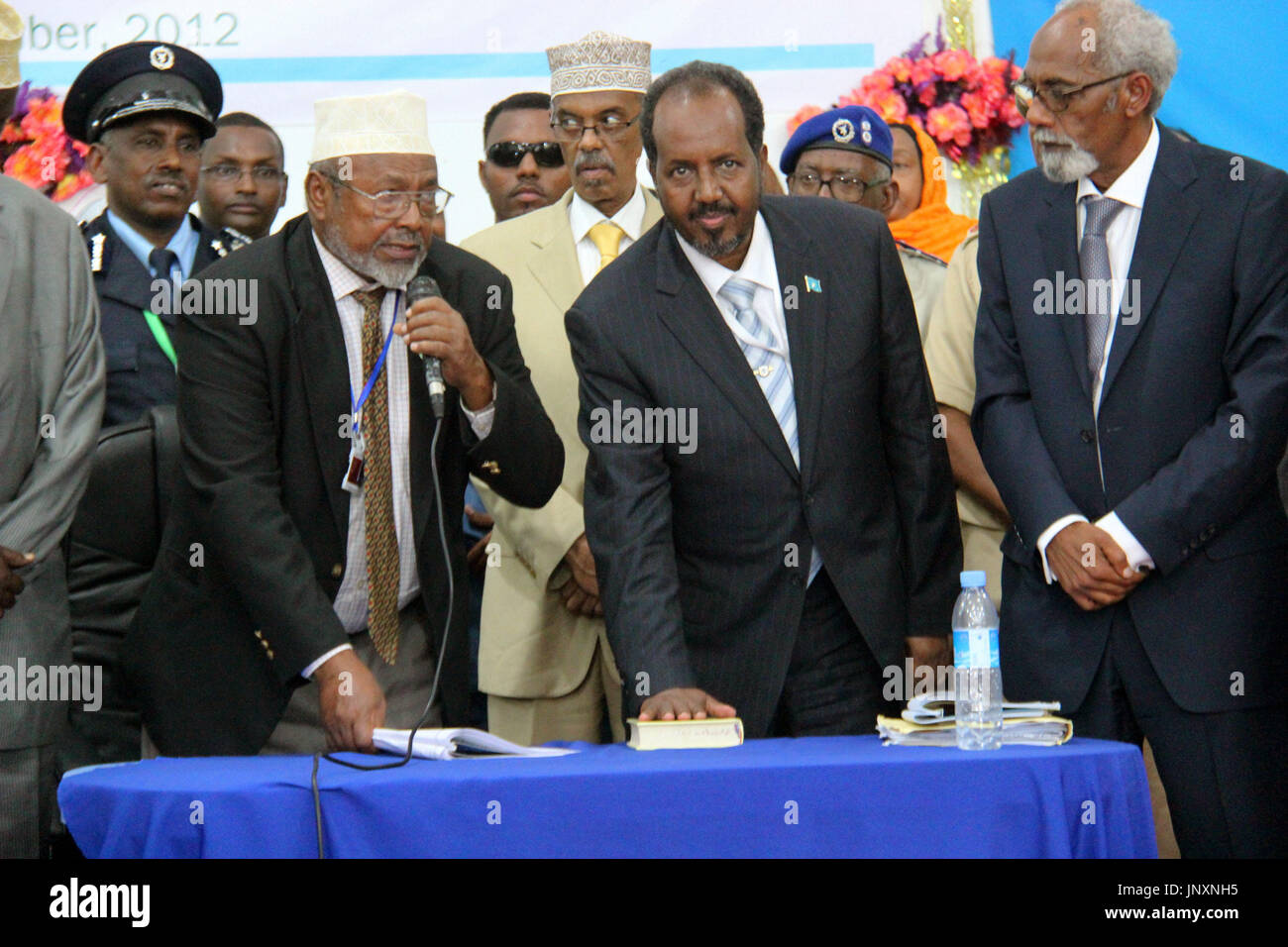 MOGADISHU, Somalia - Somalia's new president Hassan Sheikh Mohamud (2nd ...