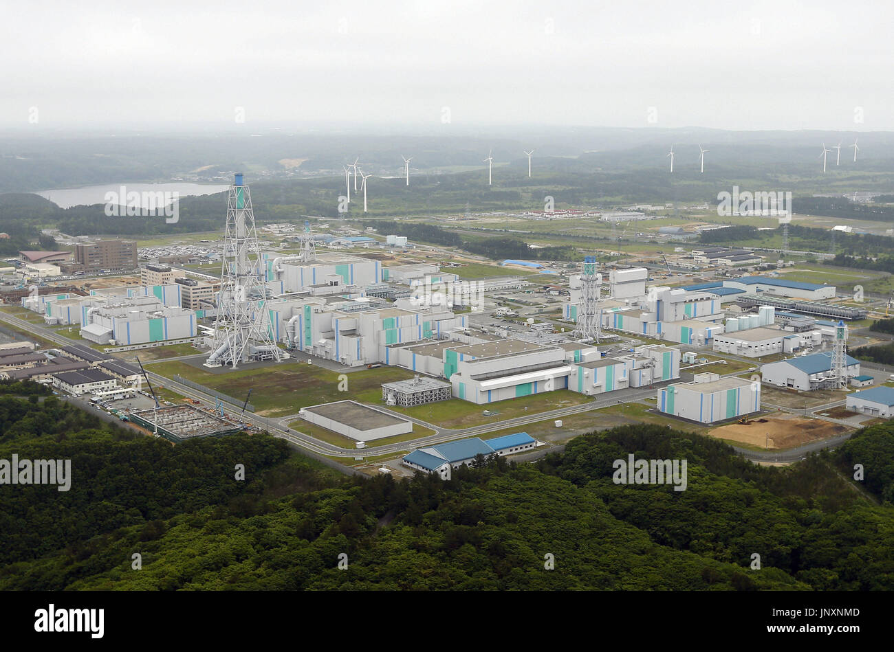 TOKYO, Japan - File photo taken June 15, 2012, shows a spent nuclear ...
