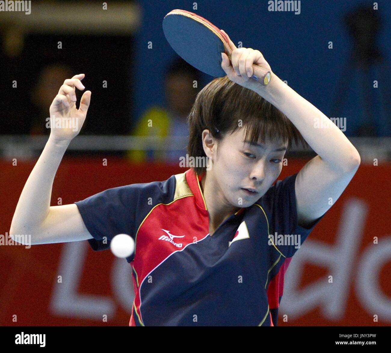 LONDON, Britain - Japan's Kasumi Ishikawa fights against Poland's Li ...